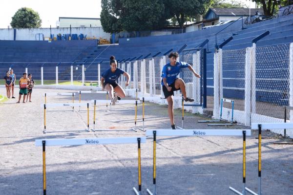 Prefeitura entrega equipamentos para impulsionar atletismo